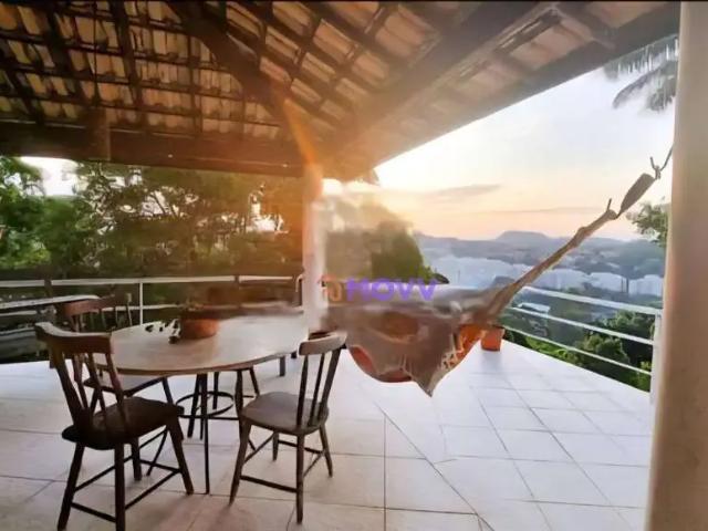 Casa / Sobrado em Condomínio para Venda em Niterói/RJ Badu 4 Quartos