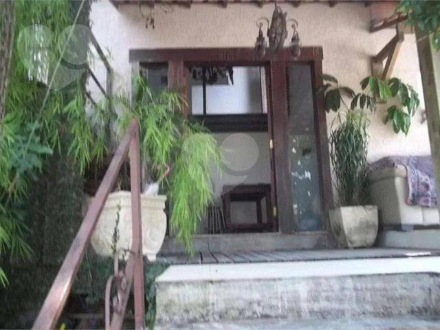 Casa / Sobrado em Condomínio para Venda em Niterói/RJ Badu 4 Quartos
