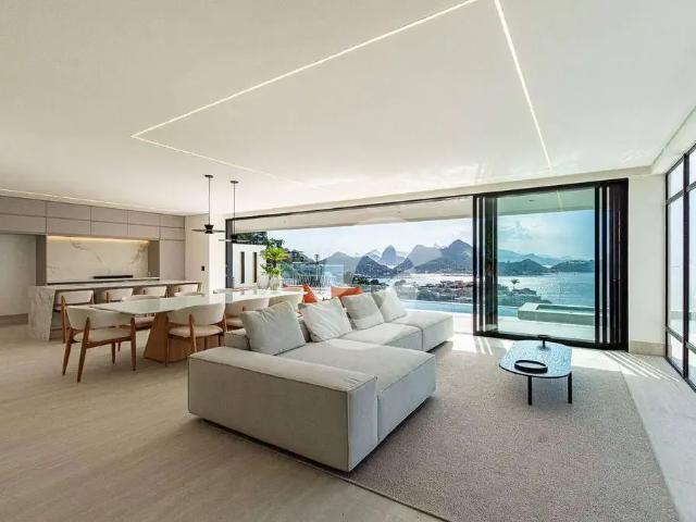 Casa / Sobrado em Condomínio para Venda em Niterói/RJ Charitas 4 Quartos