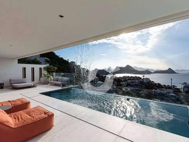 Casa / Sobrado em Condomínio para Venda em Niterói/RJ Charitas 4 Quartos
