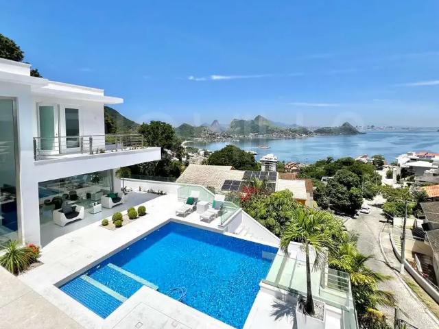 Casa / Sobrado em Condomínio para Venda em Niterói/RJ Charitas 4 Quartos