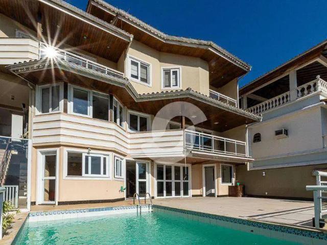 Casa / Sobrado em Condomínio para Venda em Niterói/RJ Charitas 5 Quartos