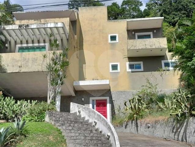 Casa / Sobrado em Condomínio para Venda em Niterói/RJ Engenho do Mato 4 Quartos