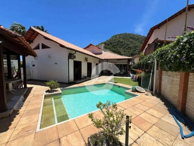 Casa / Sobrado em Condomínio para Venda em Niterói/RJ Itacoatiara 4 Quartos