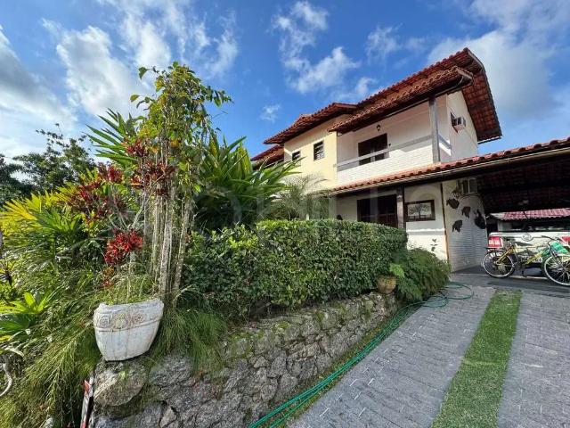 Casa / Sobrado em Condomínio para Venda em Niterói/RJ Itacoatiara 6 Quartos