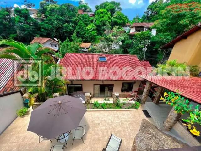Casa / Sobrado em Condomínio para Venda em Niterói/RJ Itaipu 3 Quartos