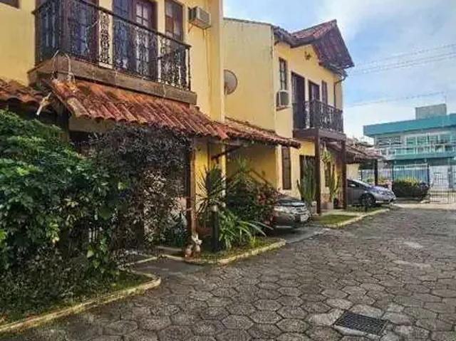 Casa / Sobrado em Condomínio para Venda em Niterói/RJ Itaipu 3 Quartos