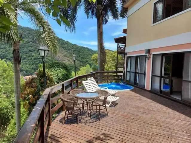 Casa / Sobrado em Condomínio para Venda em Niterói/RJ Itaipu 4 Quartos