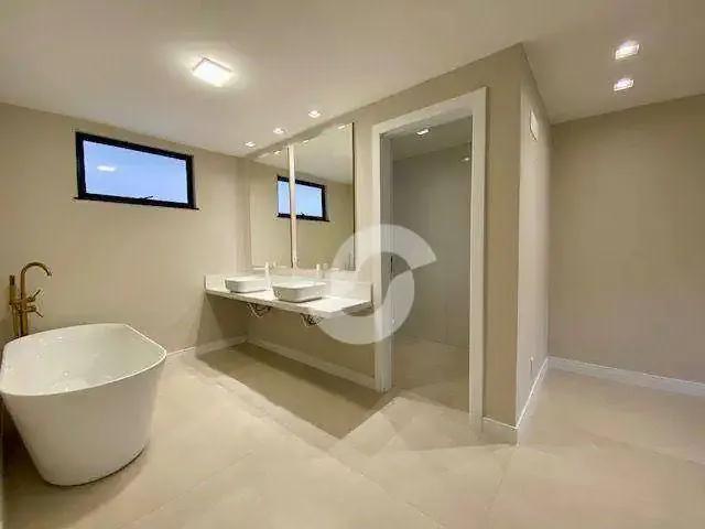 Casa / Sobrado em Condomínio para Venda em Niterói/RJ Itaipu 4 Quartos