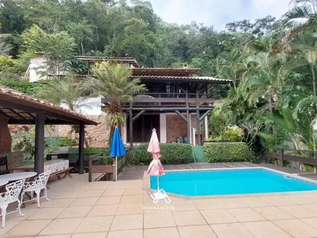 Casa / Sobrado em Condomínio para Venda em Niterói/RJ Itaipu 4 Quartos