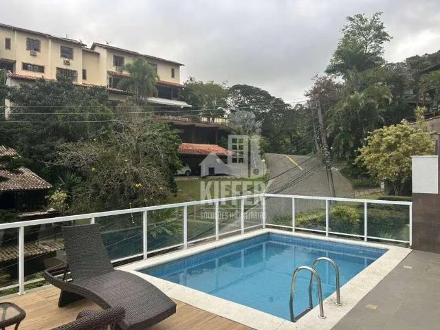 Casa / Sobrado em Condomínio para Venda em Niterói/RJ Itaipu 4 Quartos
