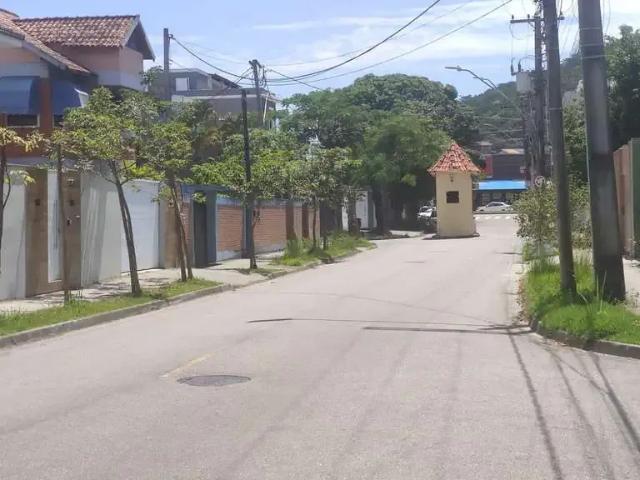 Casa / Sobrado em Condomínio para Venda em Niterói/RJ Itaipu 4 Quartos