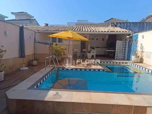 Casa / Sobrado em Condomínio para Venda em Niterói/RJ Itaipu 4 Quartos