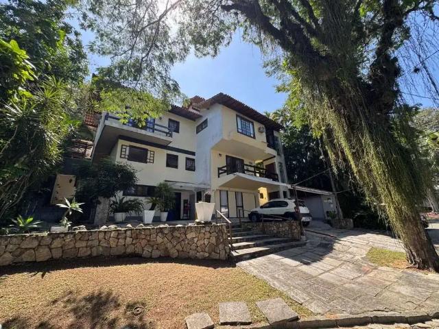 Casa / Sobrado em Condomínio para Venda em Niterói/RJ Itaipu 4 Quartos