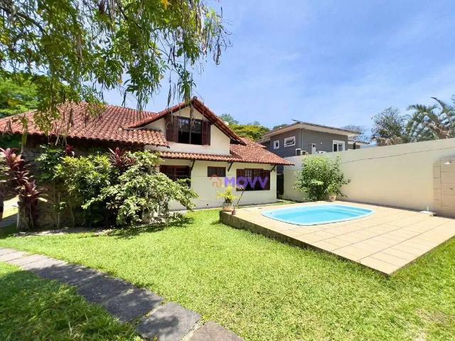 Casa / Sobrado em Condomínio para Venda em Niterói/RJ Itaipu 5 Quartos