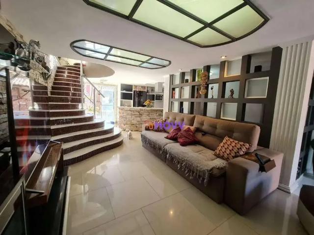 Casa / Sobrado em Condomínio para Venda em Niterói/RJ Itaipu 5 Quartos