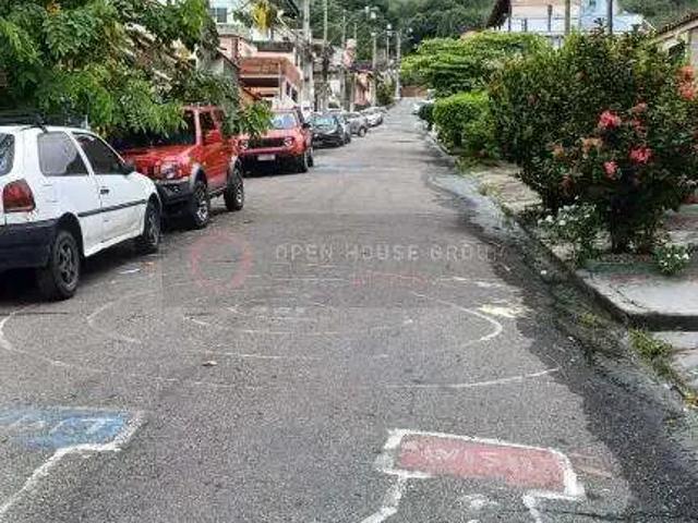 Casa / Sobrado em Condomínio para Venda em Niterói/RJ Largo do Barradas 2 Quartos