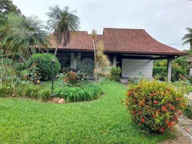 Casa / Sobrado em Condomínio para Venda em Niterói/RJ Maria Paula 5 Quartos