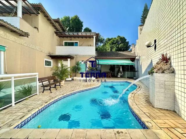 Casa / Sobrado em Condomínio para Venda em Niterói/RJ Maria Paula 6 Quartos