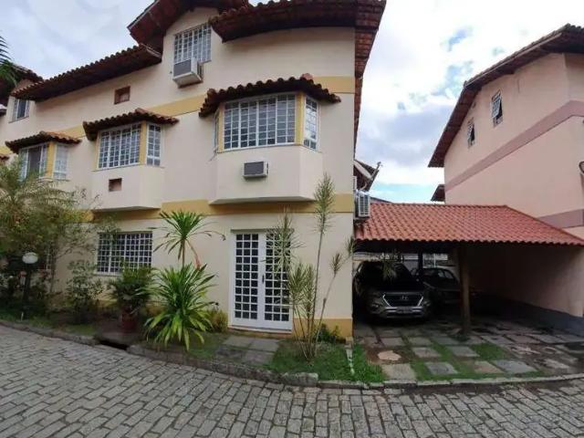 Casa / Sobrado em Condomínio para Venda em Niterói/RJ Maria Paula 3 Quartos
