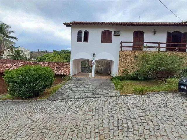 Casa / Sobrado em Condomínio para Venda em Niterói/RJ Maria Paula 3 Quartos