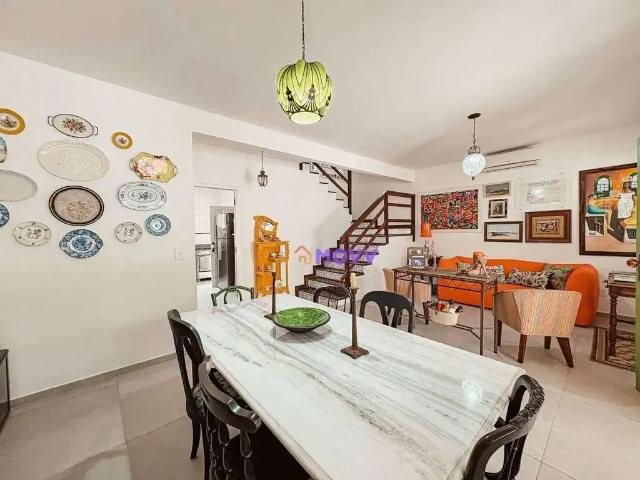 Casa / Sobrado em Condomínio para Venda em Niterói/RJ Maria Paula 3 Quartos