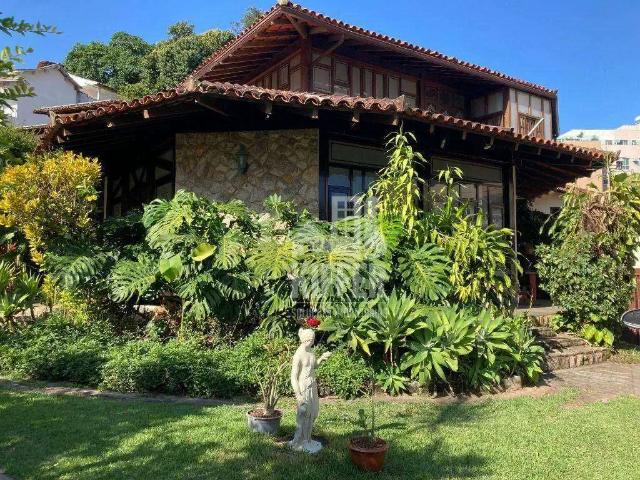 Casa / Sobrado em Condomínio para Venda em Niterói/RJ Pendotiba 5 Quartos