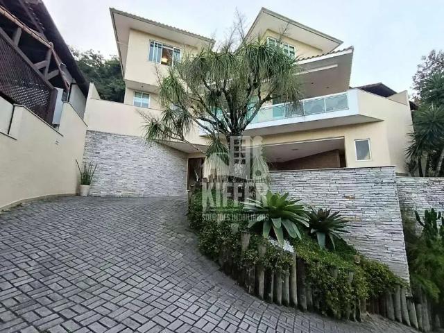 Casa / Sobrado em Condomínio para Venda em Niterói/RJ Piratininga 4 Quartos
