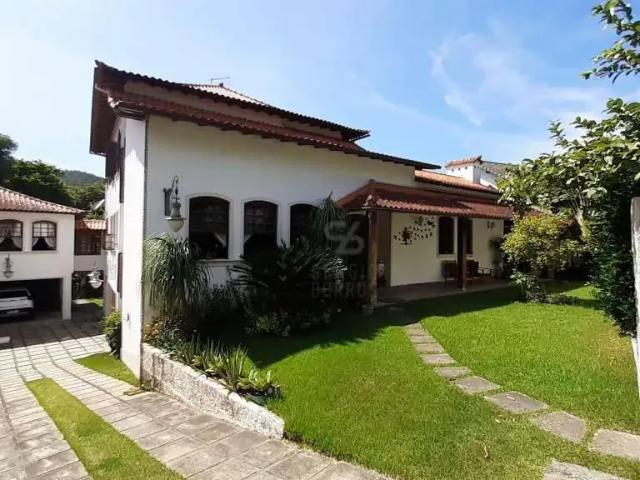 Casa / Sobrado em Condomínio para Venda em Niterói/RJ Piratininga 4 Quartos