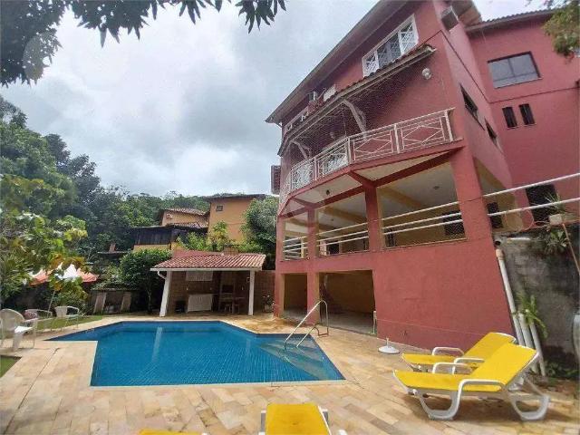 Casa / Sobrado em Condomínio para Venda em Niterói/RJ Piratininga 4 Quartos