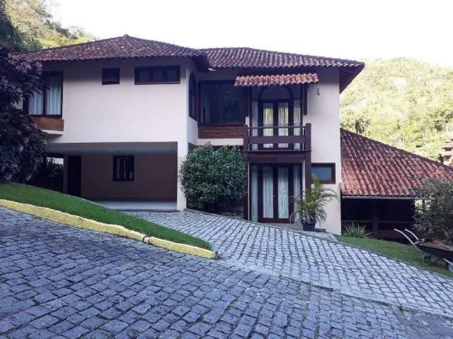 Casa / Sobrado em Condomínio para Venda em Niterói/RJ Piratininga 5 Quartos