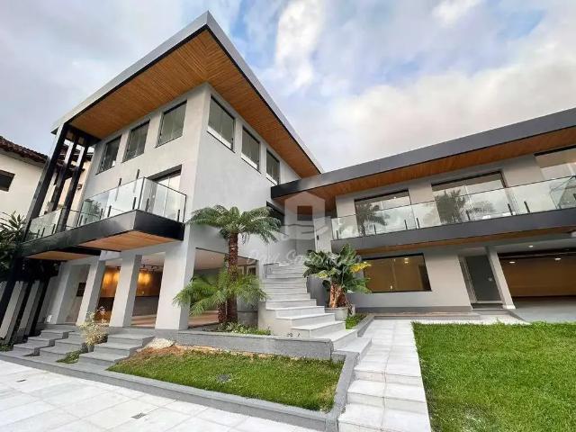 Casa / Sobrado em Condomínio para Venda em Niterói/RJ Piratininga 5 Quartos