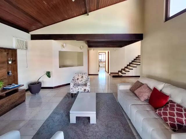 Casa / Sobrado em Condomínio para Venda em Niterói/RJ Piratininga 3 Quartos
