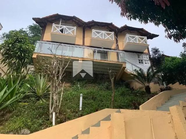 Casa / Sobrado em Condomínio para Venda em Niterói/RJ Piratininga 3 Quartos