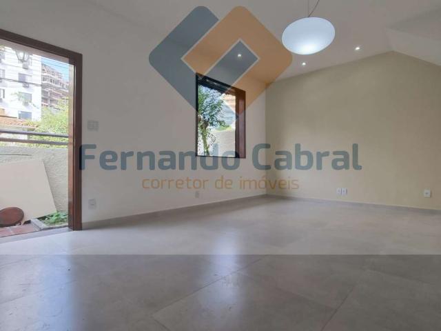 Casa / Sobrado em Condomínio para Venda em Niterói/RJ Santa Rosa 2 Quartos