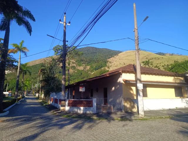 Casa / Sobrado em Condomínio para Venda em Nova Iguaçu/RJ Paraíso 4 Quartos