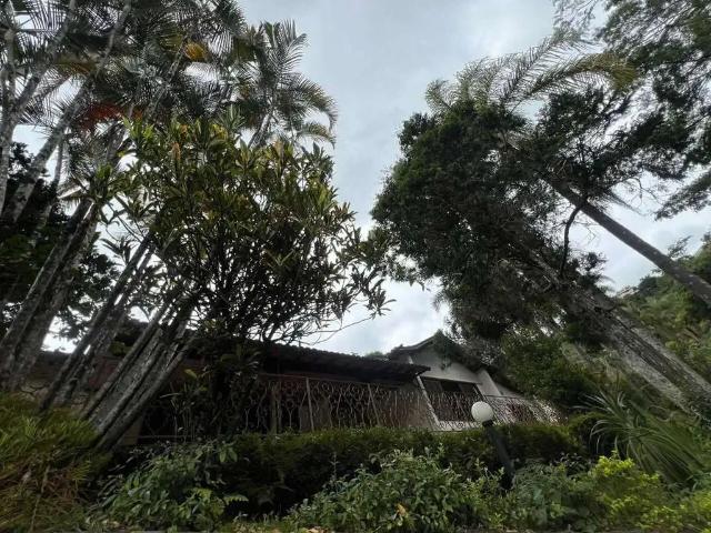 Casa / Sobrado em Condomínio para Venda em Nova Lima/MG Vila Del Rey 4 Quartos
