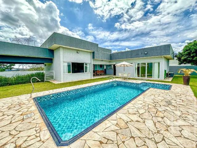 Casa / Sobrado em Condomínio para Venda em Atibaia/SP Tanque 4 Quartos
