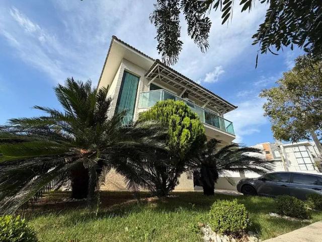 Casa / Sobrado em Condomínio para Venda em Atibaia/SP Terras de Atibaia 4 Quartos