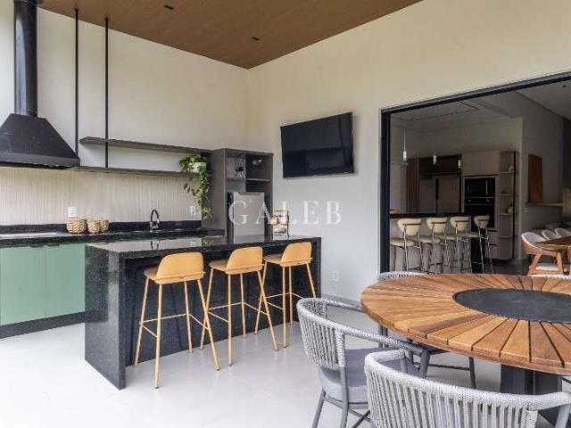 Casa / Sobrado em Condomínio para Venda em Atibaia/SP Vila Santista 3 Quartos