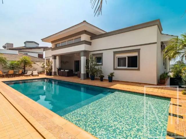Casa / Sobrado em Condomínio para Venda em Atibaia/SP Vila Santista 4 Quartos