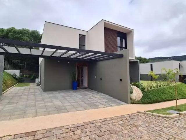 Casa / Sobrado em Condomínio para Venda em Atibaia/SP Cidade Satélite 3 Quartos