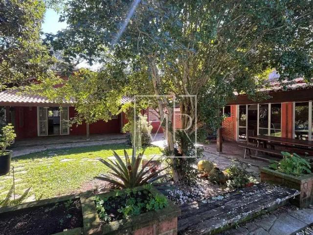 Casa / Sobrado em Condomínio para Venda em Atibaia/SP Condomínio Flamboyant B 4 Quartos