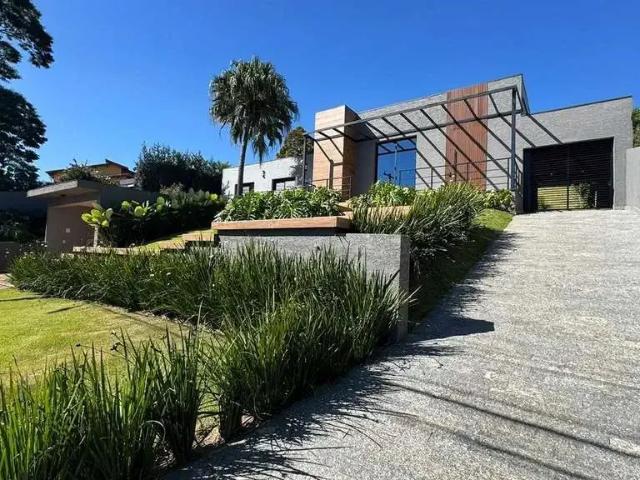 Casa / Sobrado em Condomínio para Venda em Atibaia/SP Condomínio Flamboyant B 4 Quartos