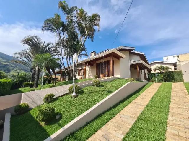 Casa / Sobrado em Condomínio para Venda em Atibaia/SP Condomínio Flamboyant B 5 Quartos