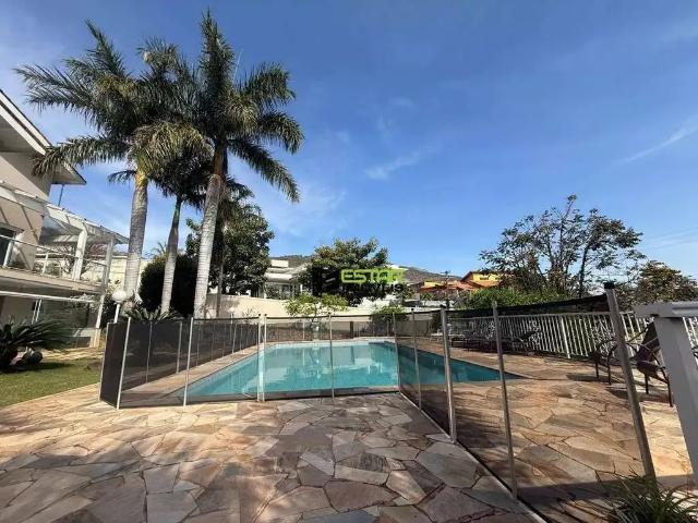 Casa / Sobrado em Condomínio para Venda em Atibaia/SP Condomínio Flamboyant B 5 Quartos