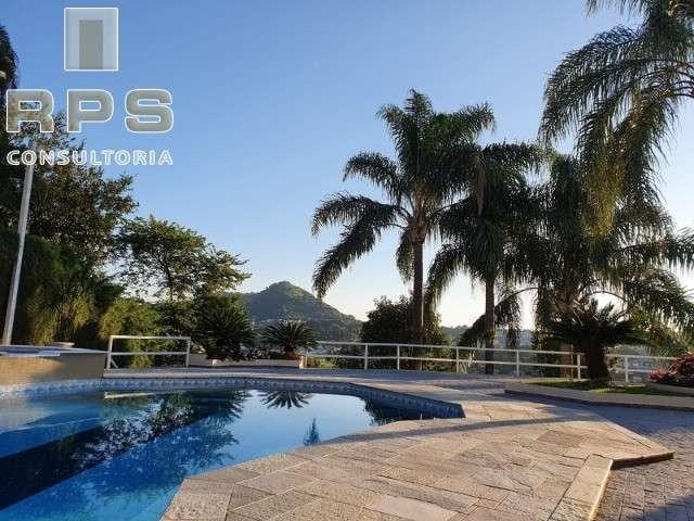 Casa / Sobrado em Condomínio para Venda em Atibaia/SP Condomínio Flamboyant B 6 Quartos