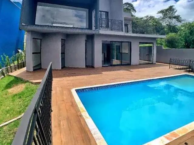 Casa / Sobrado em Condomínio para Venda em Atibaia/SP Condomínio Serra da Estrela 4 Quartos