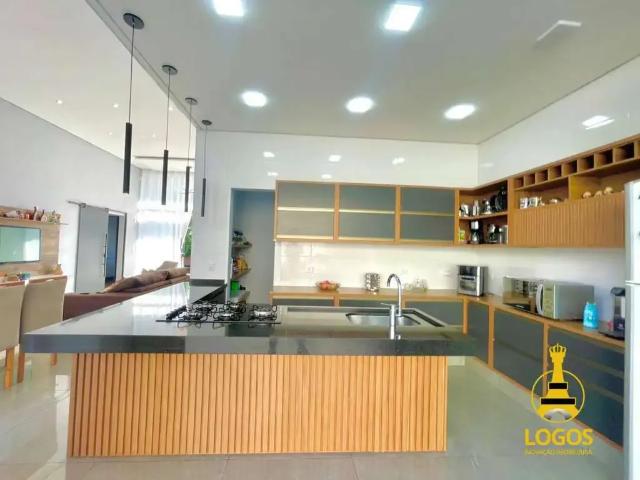 Casa / Sobrado em Condomínio para Venda em Atibaia/SP Jardim Shangri Lá 3 Quartos