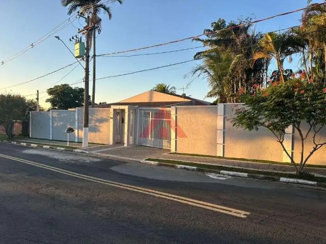Casa / Sobrado em Condomínio para Venda em Anápolis/GO Residencial Shangrilá 4 Quartos